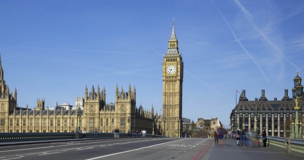 Plan all your London holiday in one place. Compare and book!